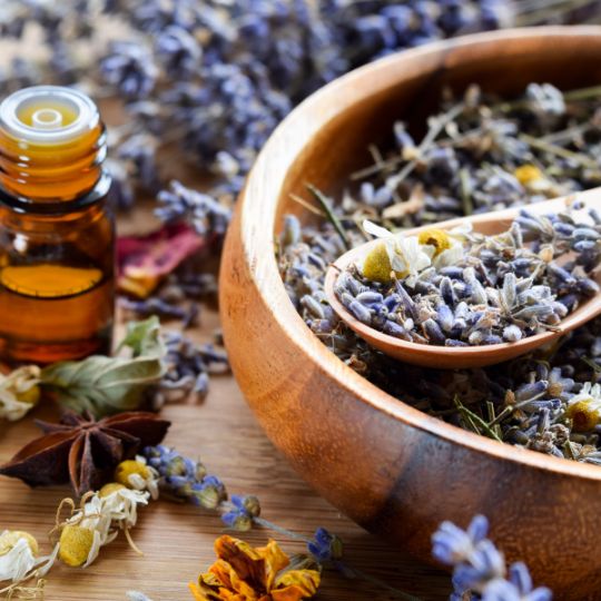 Essential Oils Explained: A Pharmacist’s Guide to Safe, Effective ...